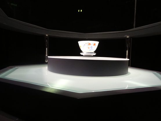 WANGDA DESIGNS SPECIAL DISPLAY CASES WITH MAGNETIC SUSPENSION SHELVING ...